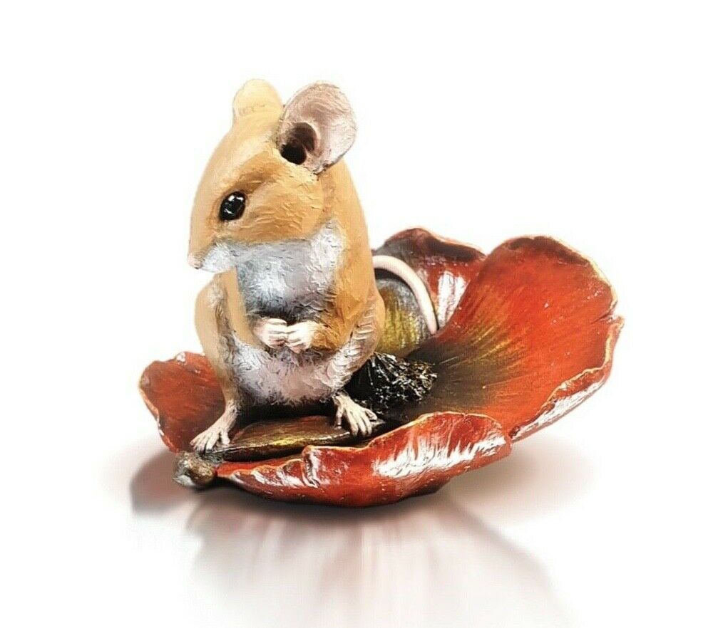 Mouse On Poppy From The Richard Cooper Studio – Sultan's Emporium